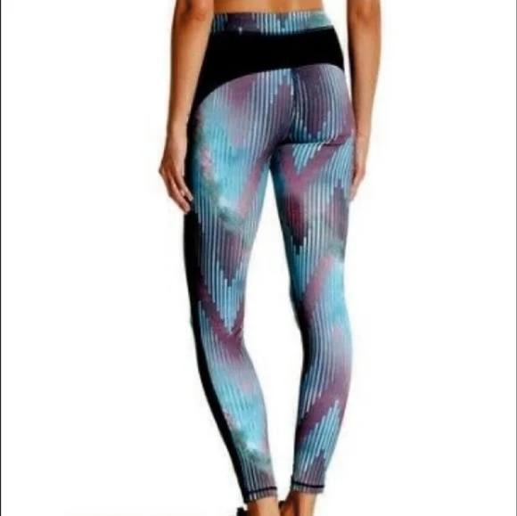 Central Park West | Pants & Jumpsuits | Central Park Active Leggings ...